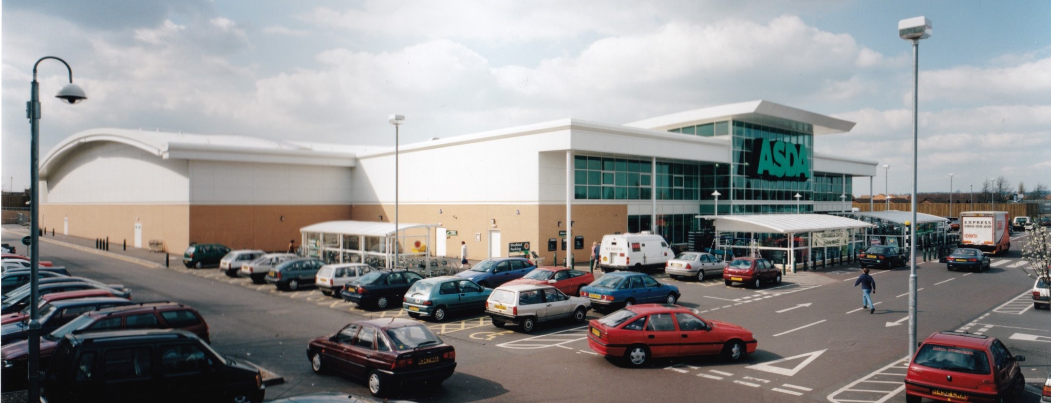 Queens and GEM: Building Asda, 1965-1970 | Building Our Past