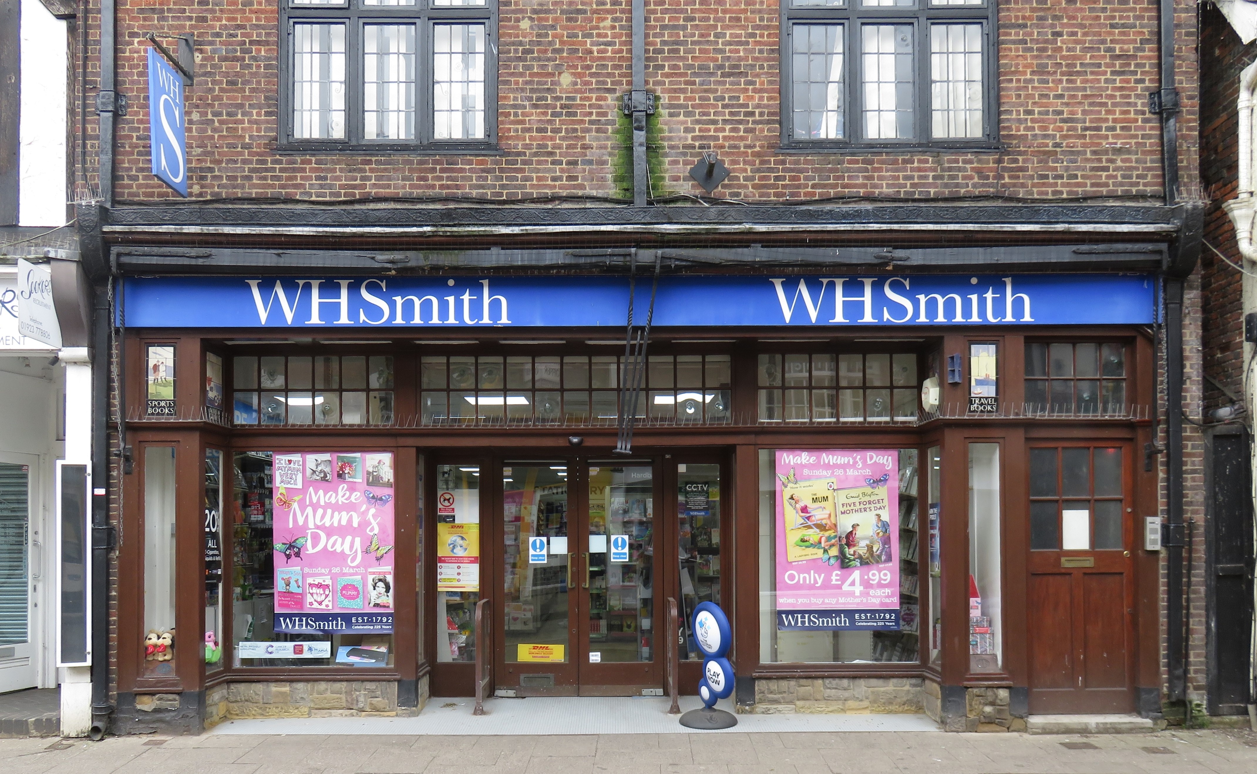 Smith & Jones: A Brief History of W. H. Smith’s High Street Shops ...